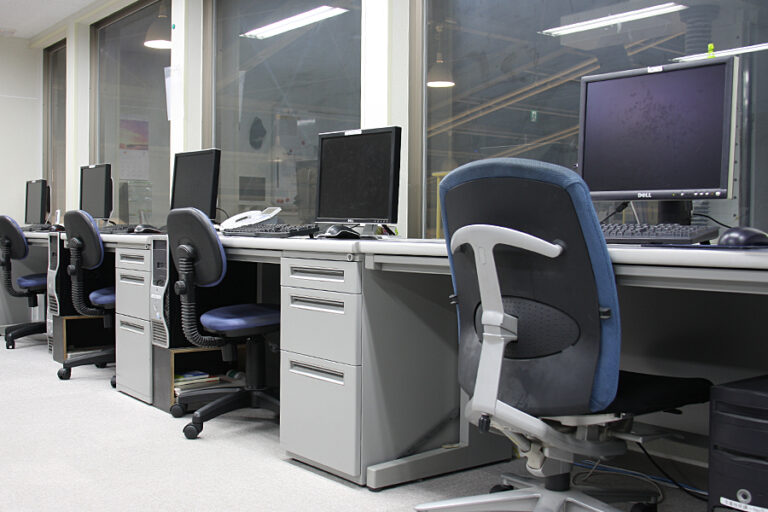 What is CFRP (Carbon Fiber Reinforced Plastic)? Characteristics and Application Fields | UCHIDA